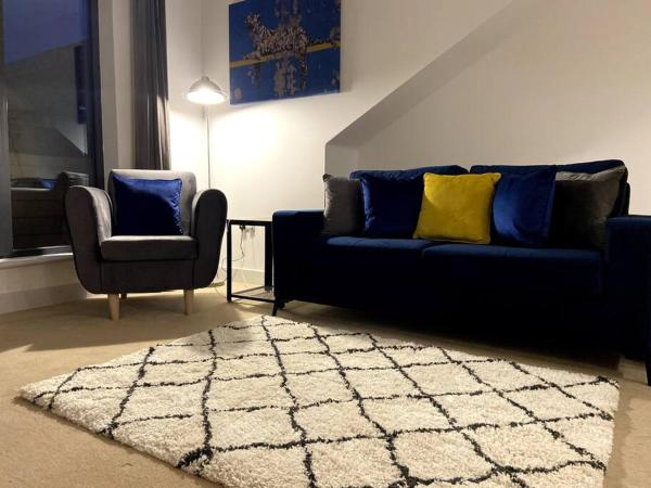 Fantastic 2 Dbl Bedroom Apt. Free Off-road Parking - Swindon