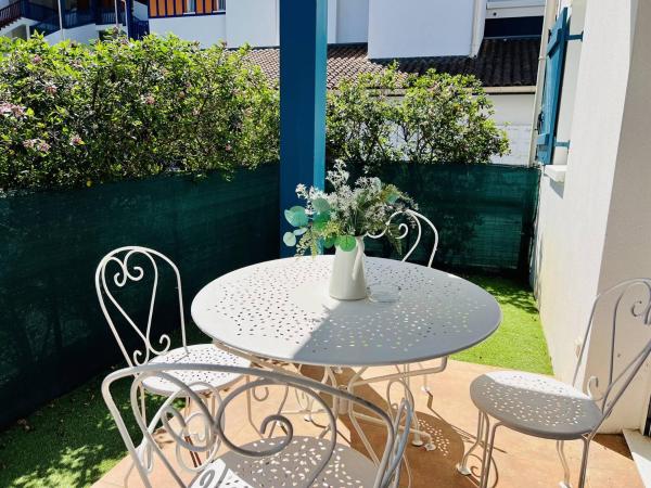 Appartement T1 Bis Avec Piscine à Cambo-les-bains - 2 Pers, Terrasse, Parking Privé - Fr-1-495-105 - Bidarray