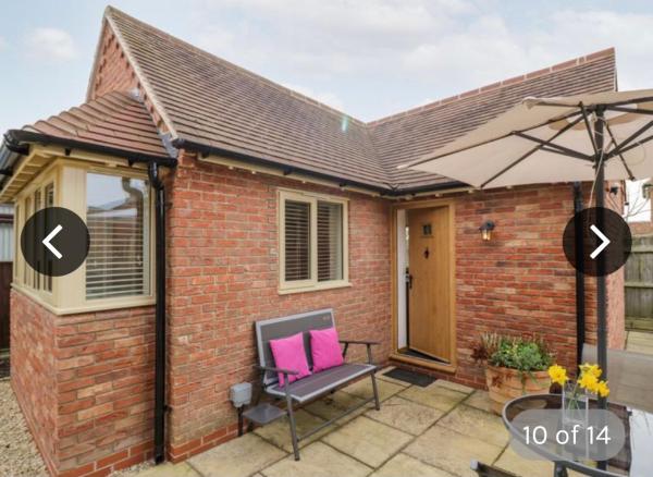 The Lodge - Tewkesbury