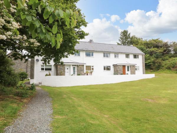 Courtlands - Llanbedrog