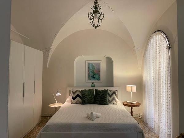 Old Town Lemon Charm - Bordighera