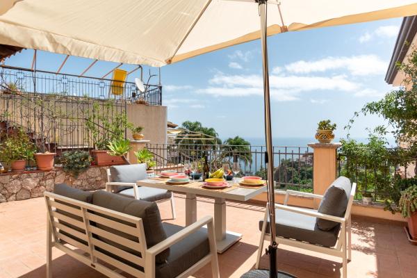 Guesthost - Taormina Panoramic Apartment With Parking - Taormine