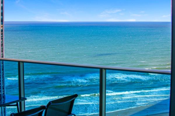 Incredible 2 & 3 Bedroom Ocean View H'residence - Kids Stay Free!!! - Nerang