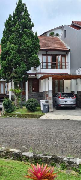 Rumah Sewa Harian Di Bandung, Resor Dago Pakar - Bandung