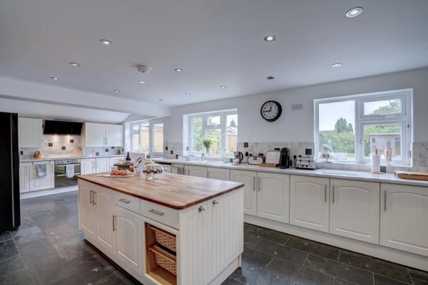 Norfolk Luxe Beach House Sleeps 8 Dog Friendly - Heacham