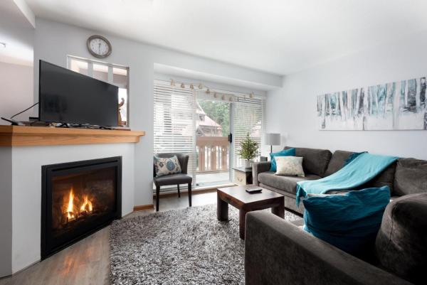 3br | Sunpath | King Bed | Village Location | Private Patios | Hot Tub & Pool - Whistler