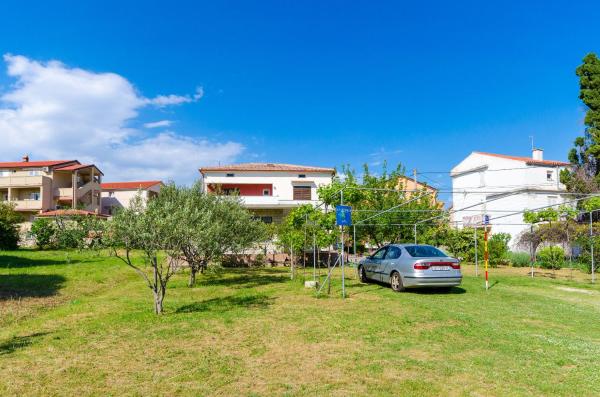 Apartments Milena - Lopar