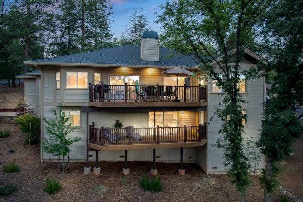 New Luxury 5br Cabin In Pine Mountain Lake! 1 Minute To Beach! Massage Chair! Close To Yosemite! Perfect For Retreats And Escapes All Seasons! - California