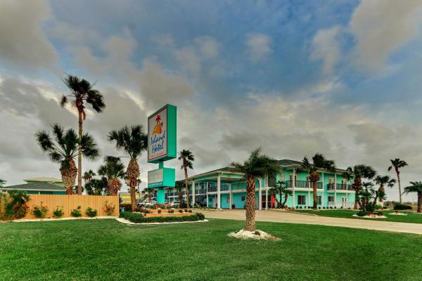 Non-smoking King Queen Kitchen Suite - Island Hotel - Aransas Pass, TX