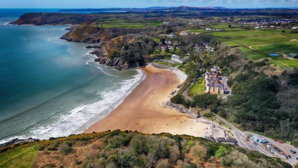 Caswell Beach Chalet 70 Located In Gower Peninsula - The Mumbles