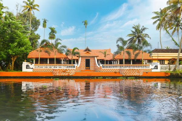 Palmy Lake Resort - Alappuzha