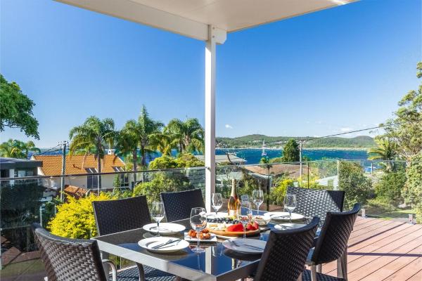 Blue Waters 7 Cook St - Dog Friendly And Water Views - Salamander Bay