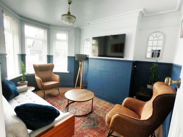 3 Bedroom Boutique Home, Newcastle Town Centre - Annalong