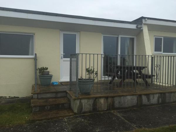 Widemouth Waves Holiday Chalet - Widemouth Bay