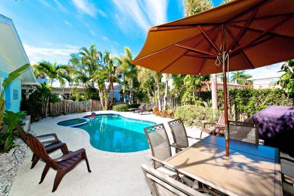 Captain's Quarters Spinnakers - 202 - 56th 1 - Holmes Beach, FL