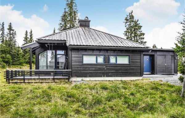 Stunning Home In Sjusjøen With Sauna - Norway