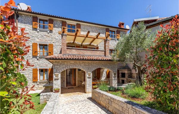 Nice Home In Medulin With Wifi - Croatia