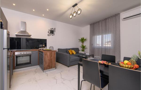 Nice Apartment In Kastel Gomilica - Croatia