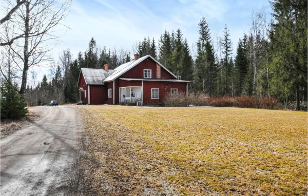 5 Bedroom Nice Home In Södra Rådom - Forshaga