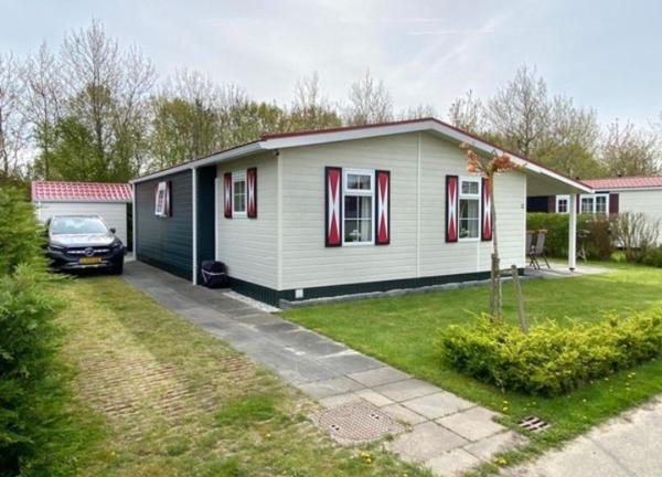 Groot Chalet Op Een Prachtige Camping. - Terneuzen