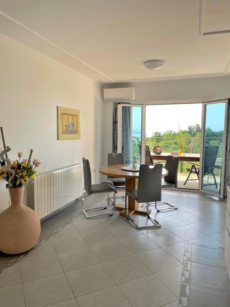 Apartment With Terrace And Sea View 2 - Lovran