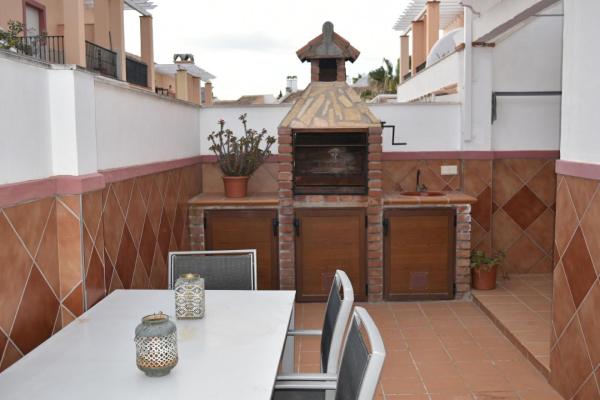 Apartamento Zona Playa De Burriana Con Terraza - Nerja