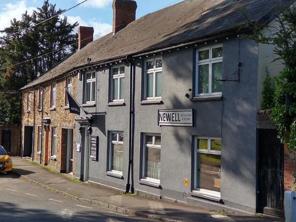 Newell Bistro And Rooms - Sherborne