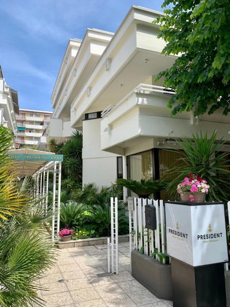 Hotel President - Vintage Hotel In Centro - Cattolica