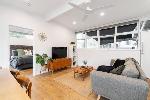 Modern Stylish Self-contained Apartment - Adelaide