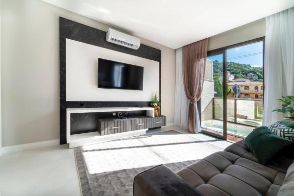 Aluguel Apartamento Com 2 Suítes - Bombinhas