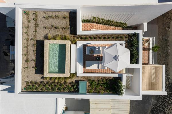 First Floor Suite With Private Balcony And Hot Tub - Cyclades