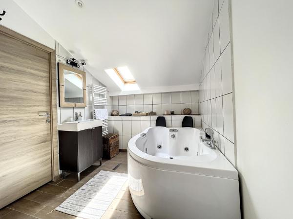 Maison De Ville Jacuzzi Wiffi à 4km Aéroport Charleroi - Charleroi