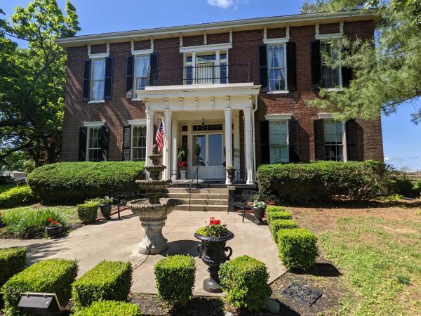 Maple Hill Manor Bed & Breakfast - Kentucky