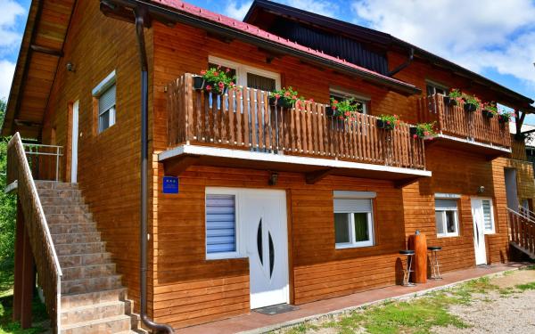 Apartments Laura - Rakovica