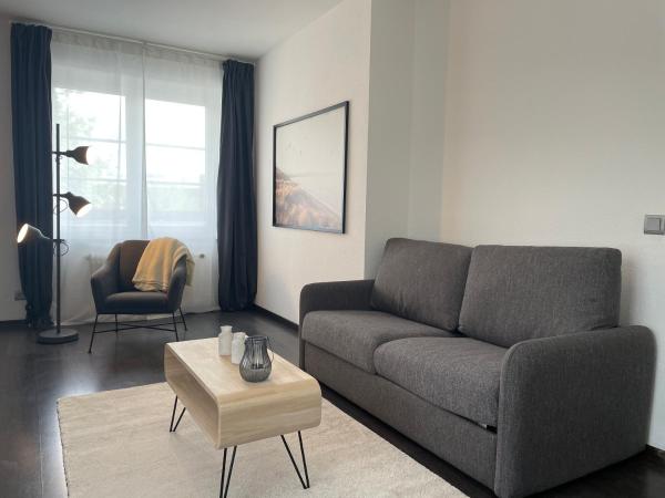 Airport Apartment Für 4 - Smart Tv - Küche - Echarger - Quickborn