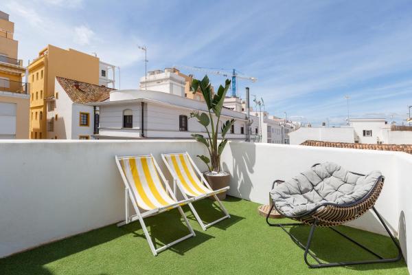 Enjoy Estepona At Our Fully Equipped 2br Town House, Beach- 1min - Estepona