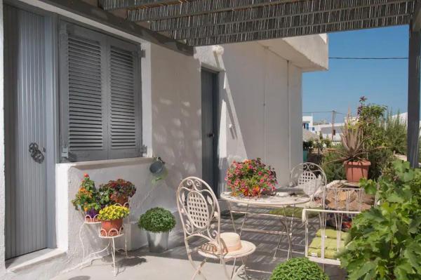 Astera Studio Is A Peaceful Place To Stay! - Milos