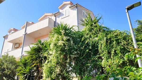 Apartments Mazuran - Hvar