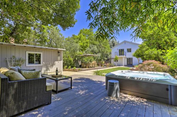 Luxe Wine Country Getaway With Vineyard Views - Yountville, CA