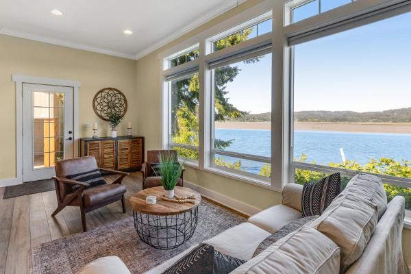 Alsea Bay Retreat - Waldport, OR