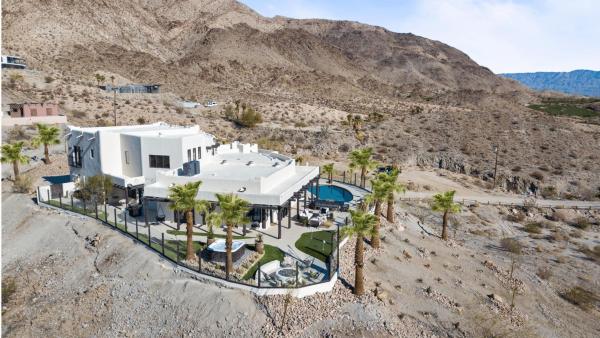 The Summit New Hilltop Estate With Sunset Views & Movie Theater - Cathedral City, CA