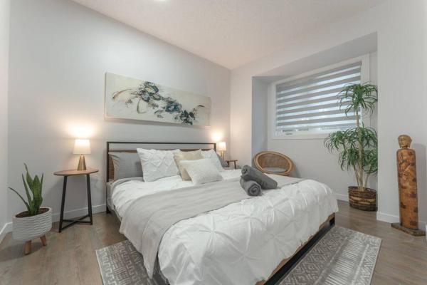 Chic Romantic3bed Patio Wifi Quiet Retreat Parking - Calgary