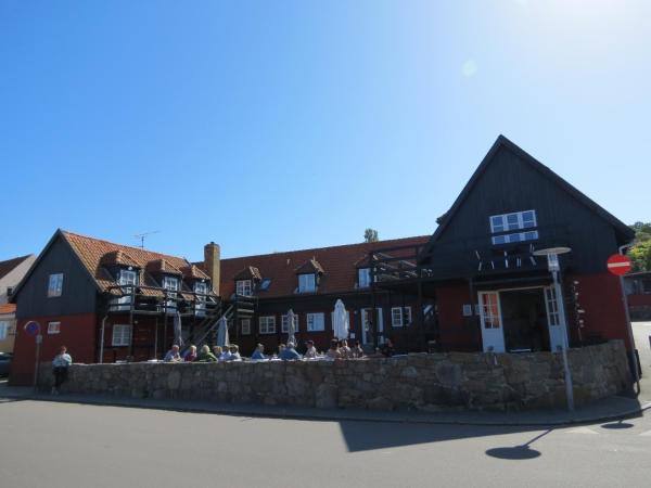 Gudhjem Vandrerhjem / Gudhjem Hostel - Denmark