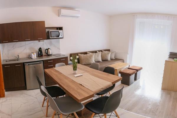 Família Apartmanház - Sárvár