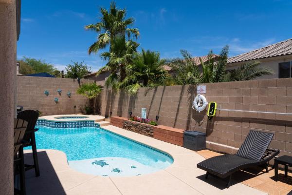 Off The Strip 5bed 3bath With Private Salt Pool And Hot Tub And Ev Station - Henderson, NV