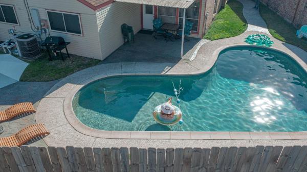 Houstongem With A Dreamy Pool & Jacuzzi Includes Wifi With 6beds - 휴스턴