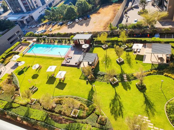 Westpoint Sandton Skyline Apartment - Sandton