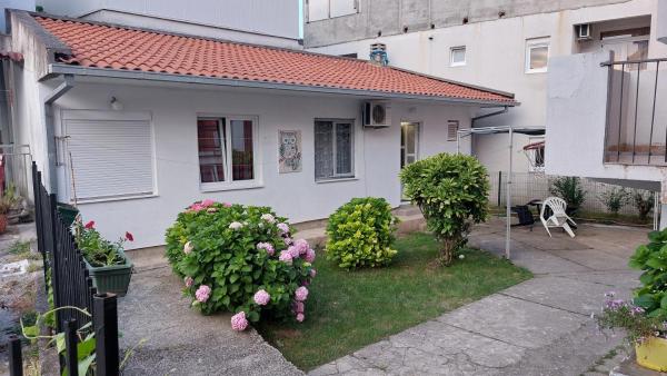 Apartment Aleksandra - Montenegro