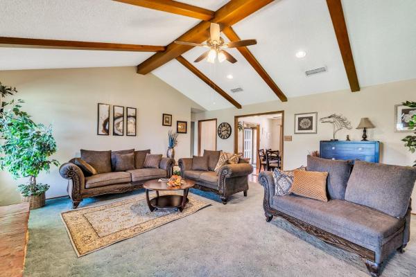 Homestead House - In Shadow Hills Golf Course Division Home - 拉巴克