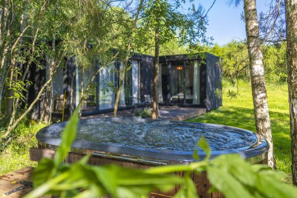 Modern And Specious Riverside Cabin With Hot Tub - Lithuania